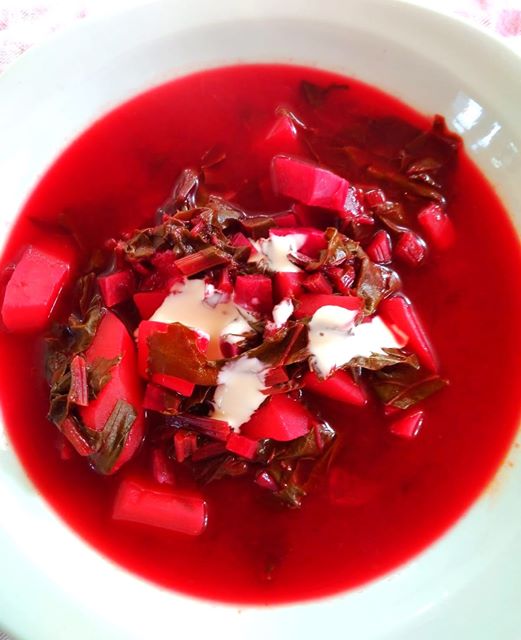 Soupe polonaise aux betteraves nouvelles "la botwinka" - Pierogi à la ...